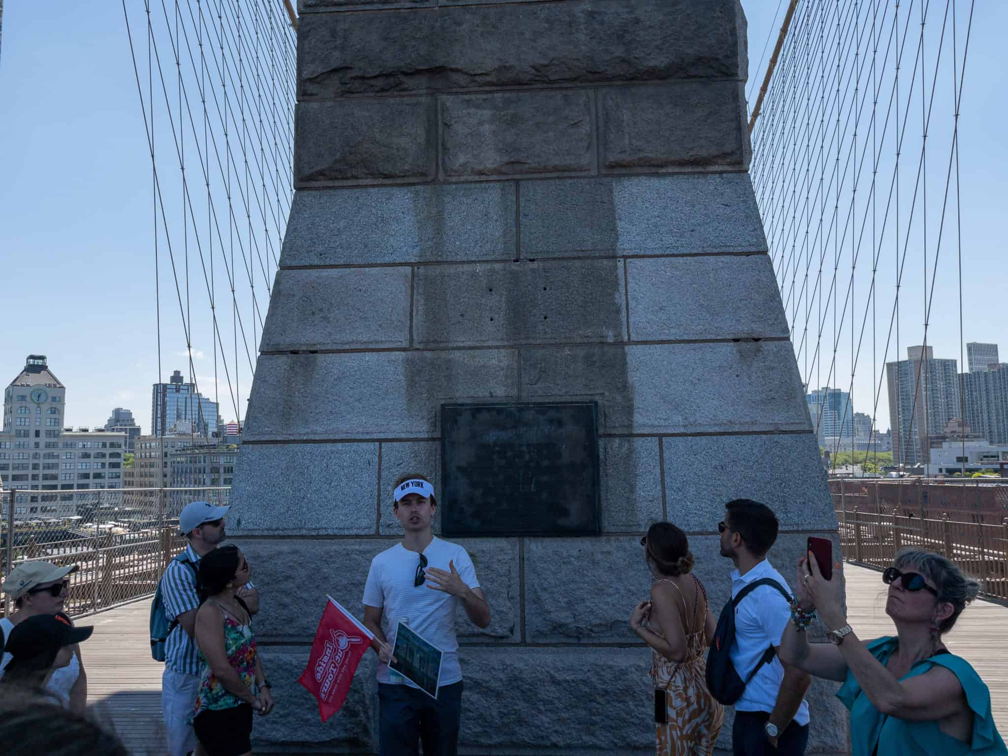 Brooklyn Bridge and DUMBO Neighborhood Walking Tour – Go New York